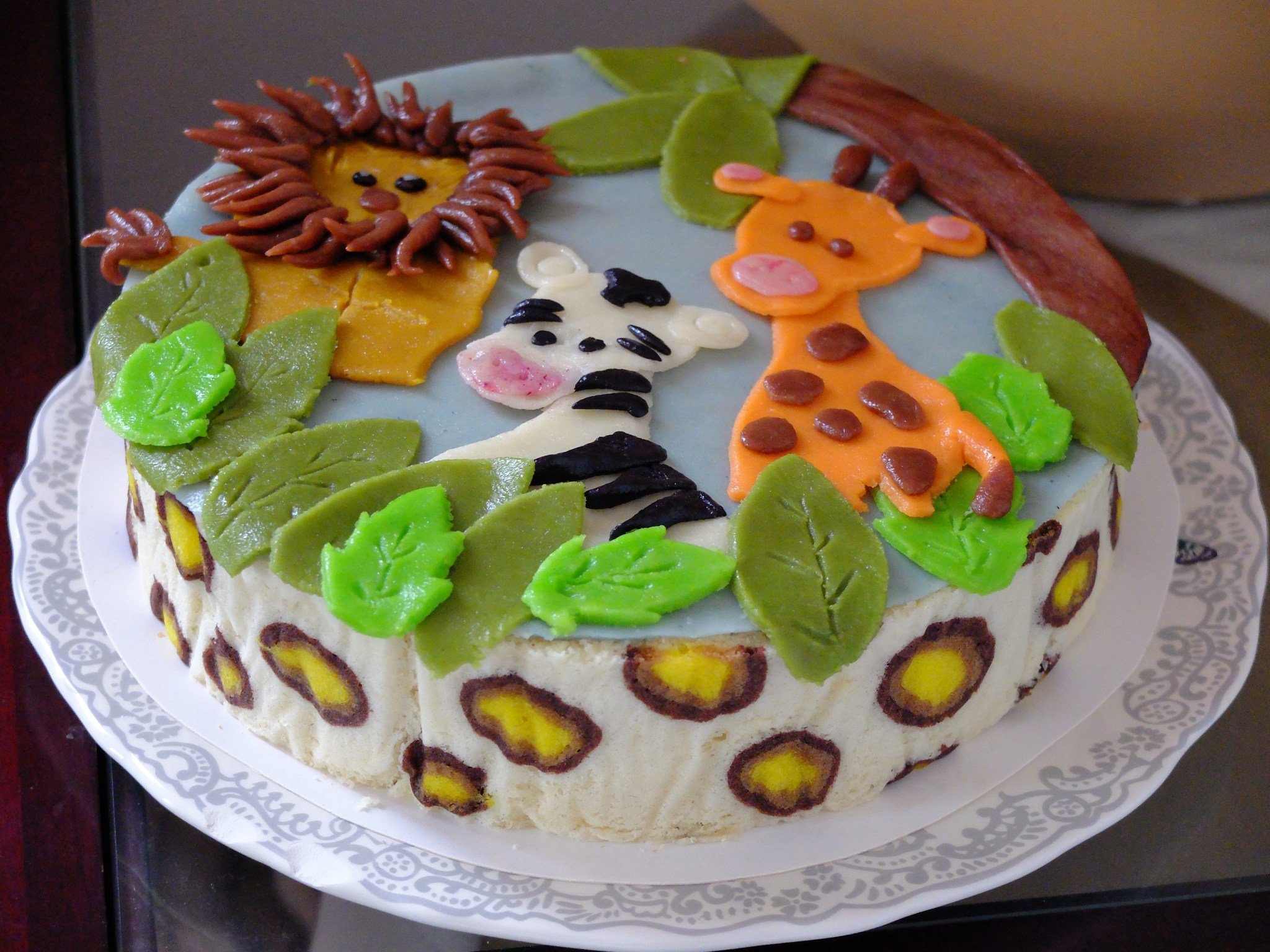 Gâteau chocolat-framboise sur le thème de la savane – La cuisine du ...